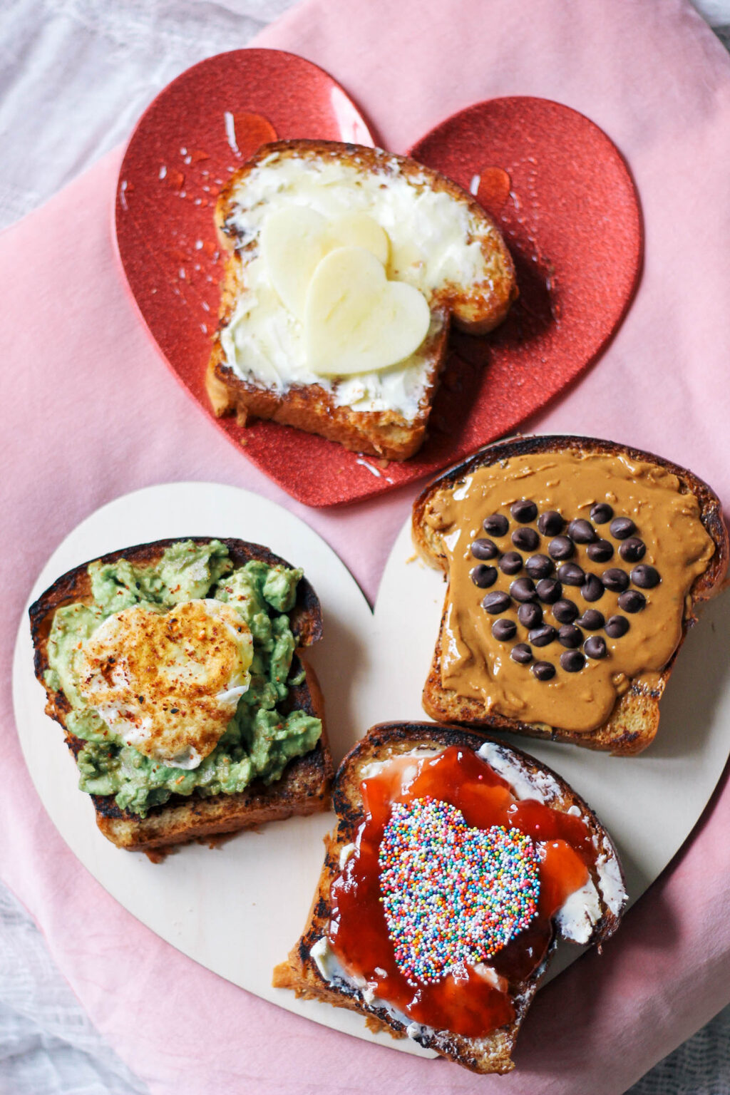 Valentine’s Day Toast Breakfast in Bed - homemadebanana.com